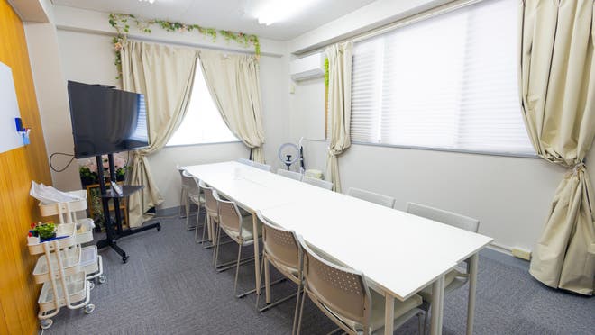 大手町神田301🌸駅🚶♀️3分🍀12名+4名🍀 会議/施術ベッド/勉強会/ボードゲーム/研修/24時間✨1日プラン有✨の写真1