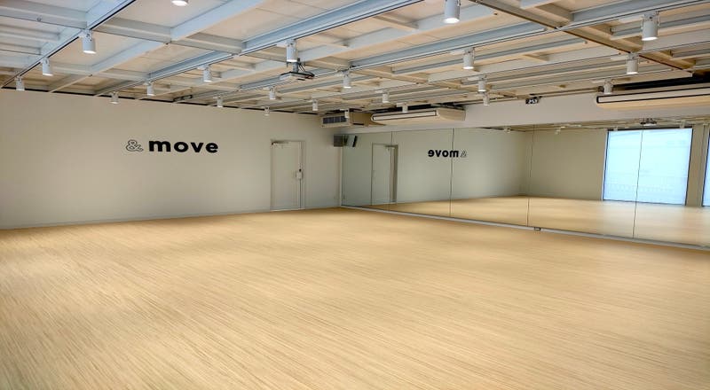 【駅徒歩1分】海外風のおしゃれなダンススタジオ in 横浜・センター南