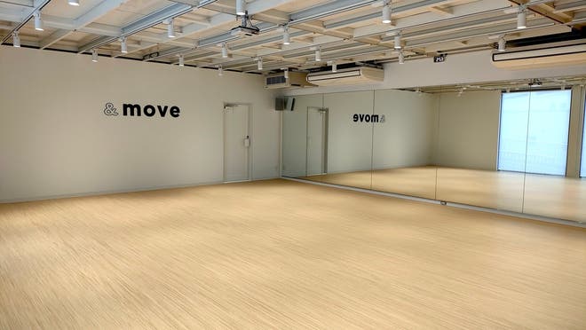 【駅徒歩1分】海外風のおしゃれなダンススタジオ in 横浜・センター南の写真1