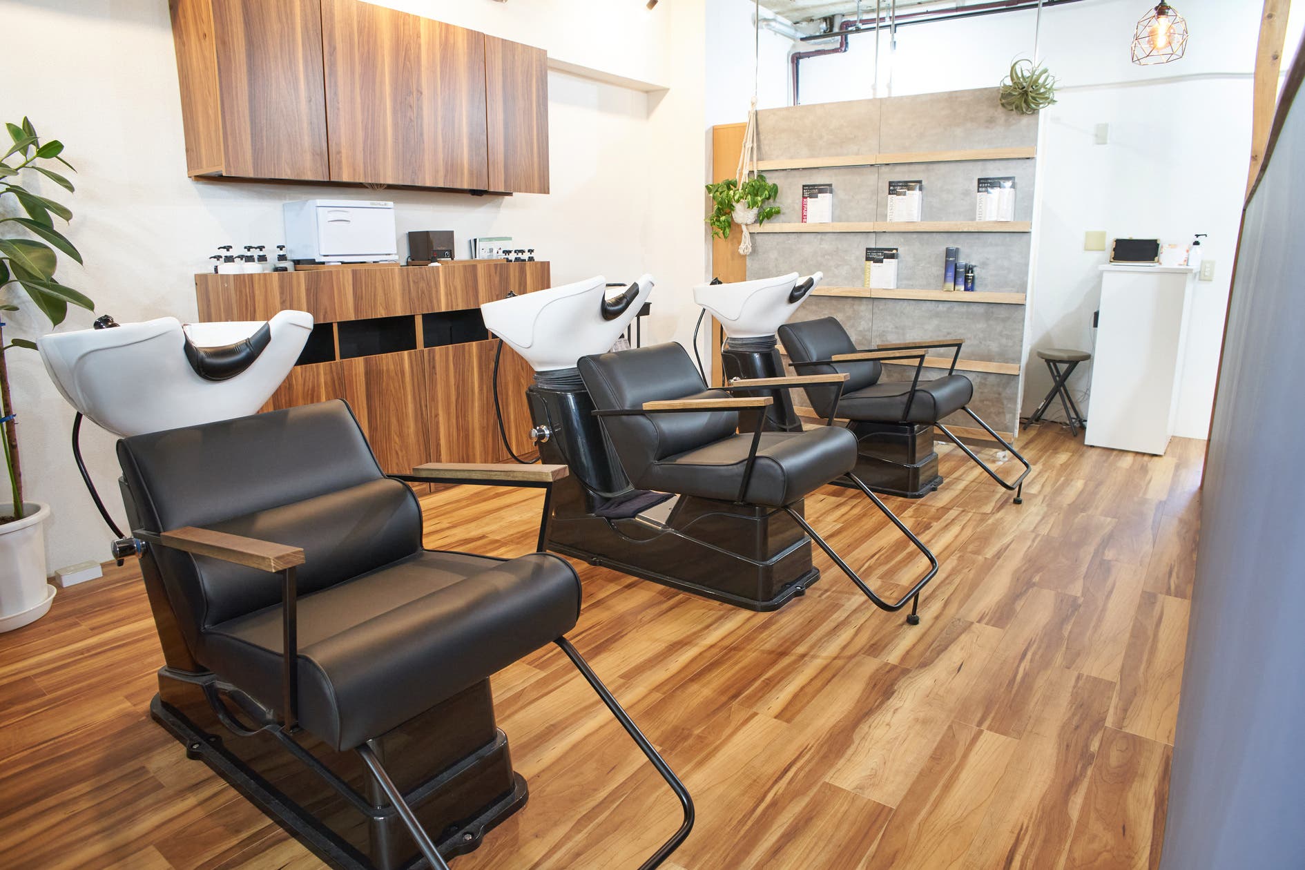 恵比寿駅【徒歩4分】フリーランス【スタイリスト【ネイリスト】【アイリスト】さん募集中！!　＊前日までに事前面談必須になります。の写真4