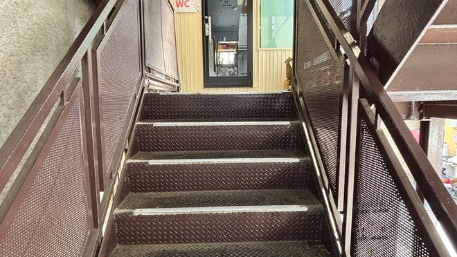 久地駅徒歩2分|狭小バー・喫煙可・Wi‑Fi有・推し活・撮影の写真4