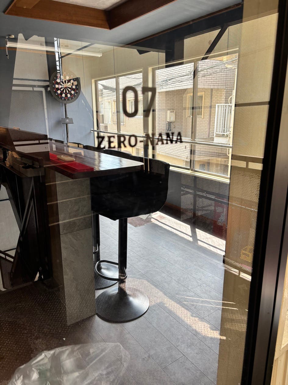 久地駅徒歩２分｜狭小バー・喫煙可・Wi‑Fi有・推し活・撮影の写真5