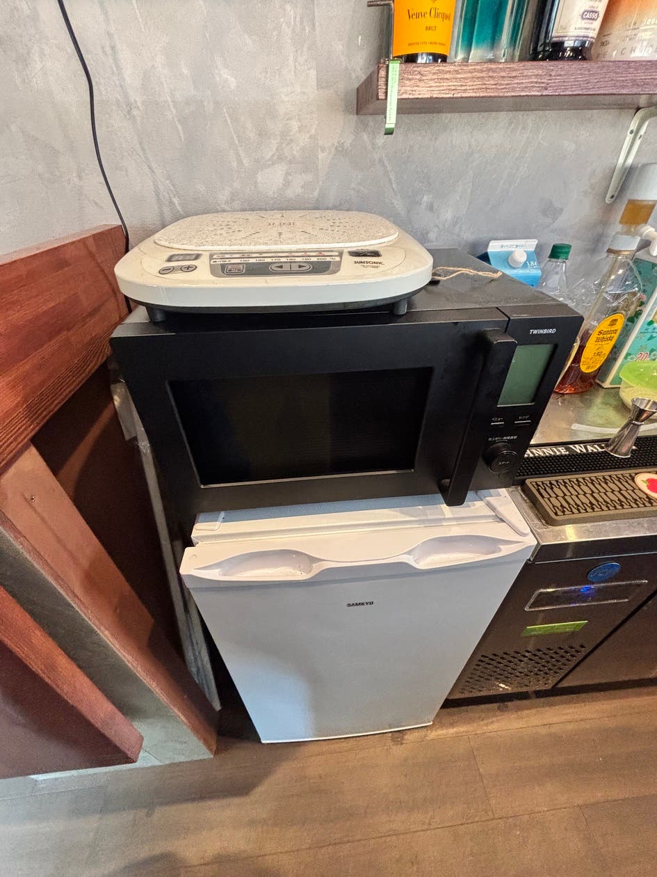 久地駅徒歩２分｜狭小バー・喫煙可・Wi‑Fi有・推し活・撮影の写真8