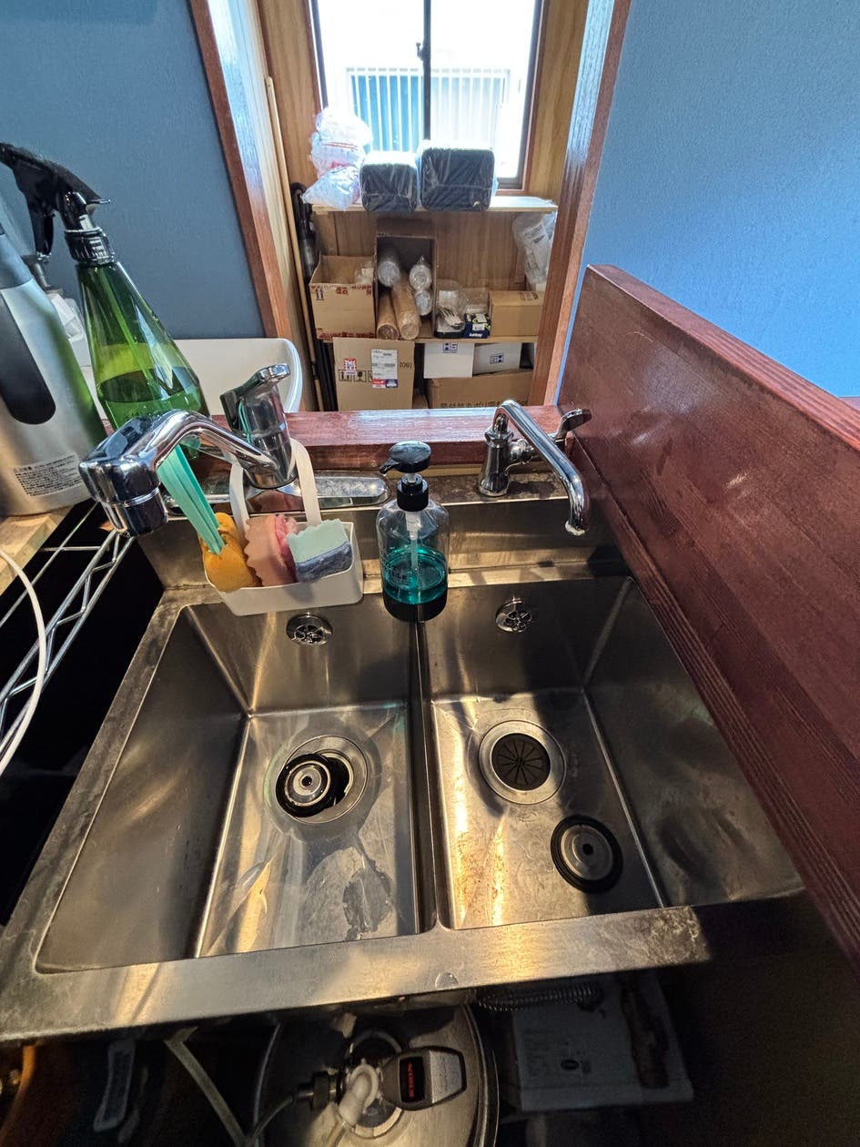 久地駅徒歩２分｜狭小バー・喫煙可・Wi‑Fi有・推し活・撮影の写真9