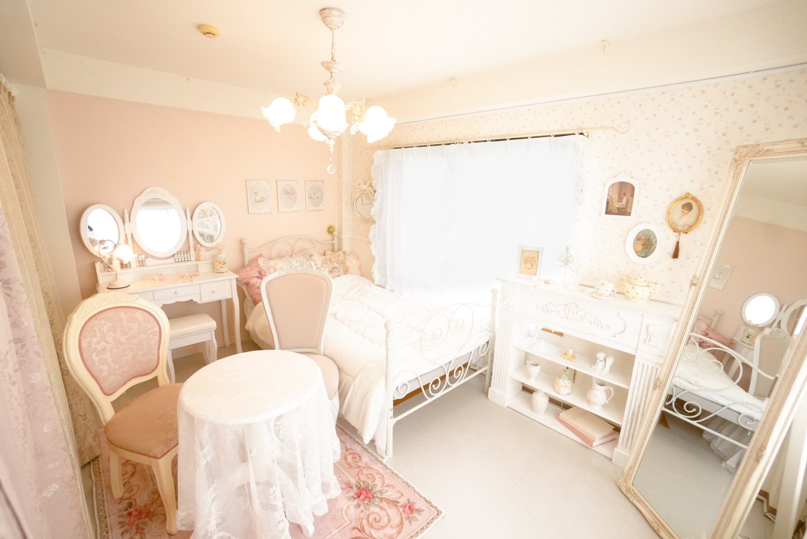 大宮駅5分｜ガーリーな可愛い空間で撮影に最適🤎写真映え抜群のフォトスタジオ🎀の写真1