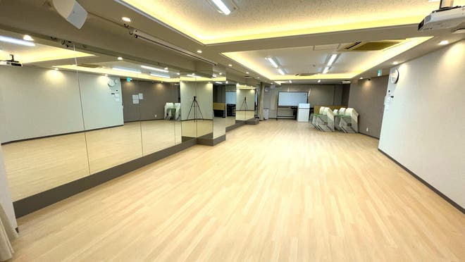 【駅近】鏡10m!小ホールのダンス・演劇リハに最適な70㎡の広々・快適な防音スタジオ!24時間OK、調光調色可、設備充実の写真2