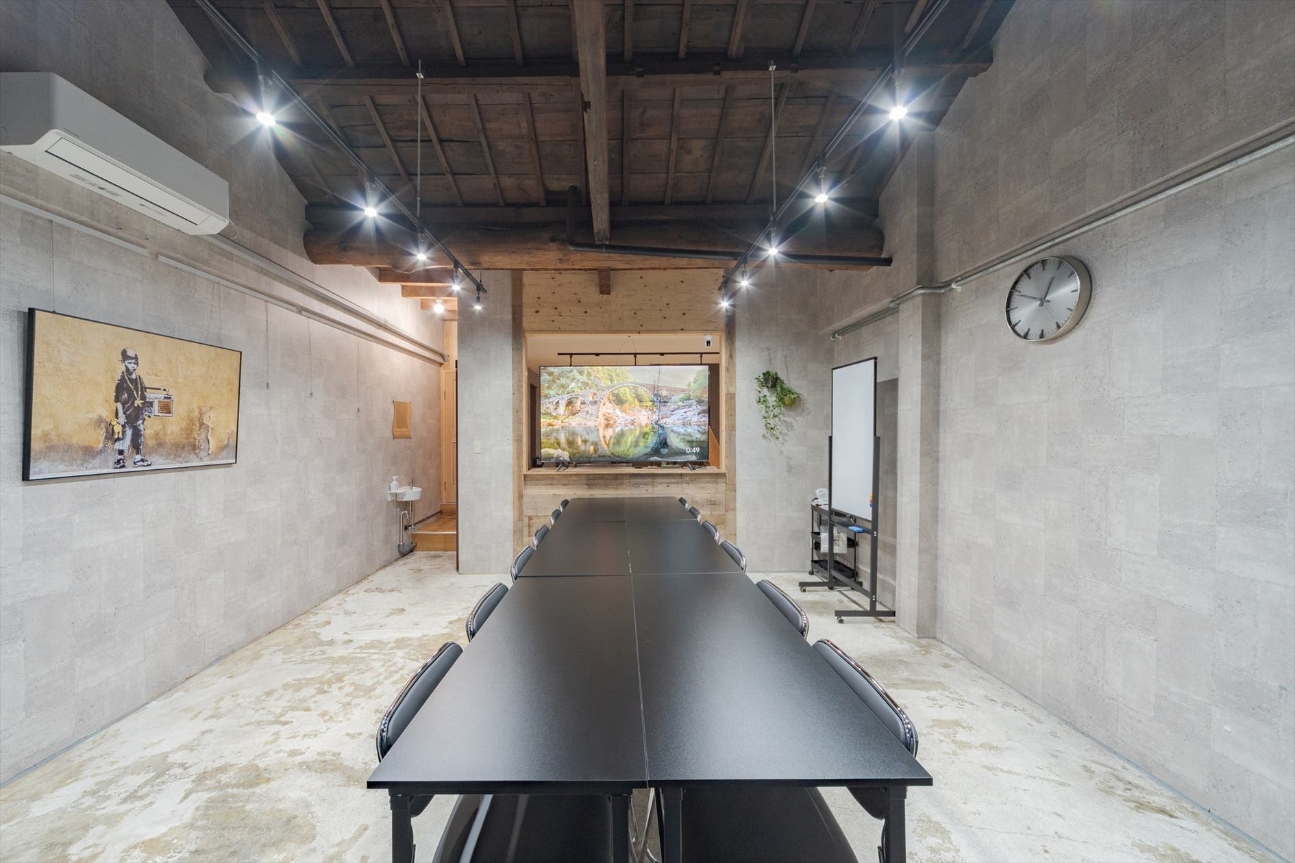 岡山駅西口徒歩5分｜75インチモニター｜最大12名｜レンタル会議室の写真4