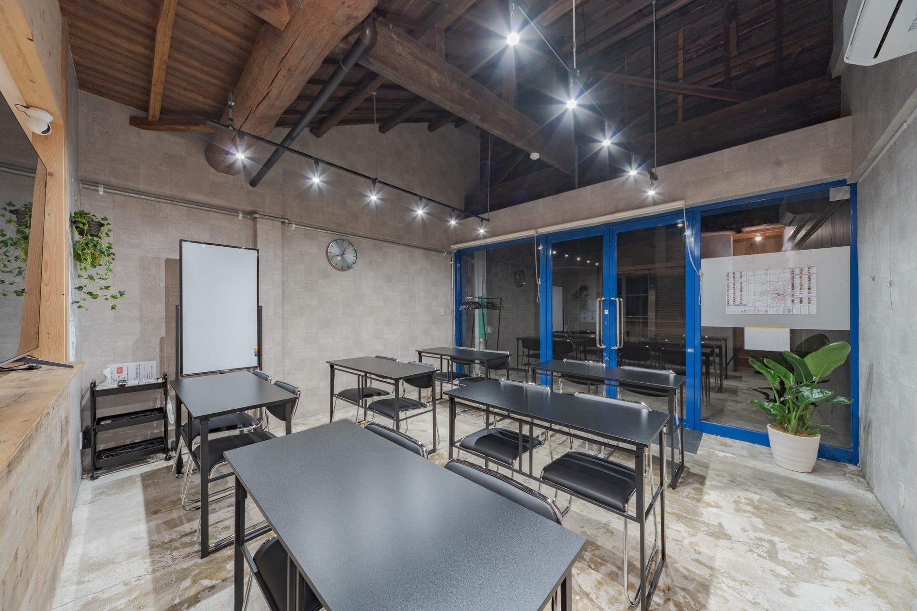 岡山駅西口徒歩5分｜75インチモニター｜最大12名｜レンタル会議室の写真14