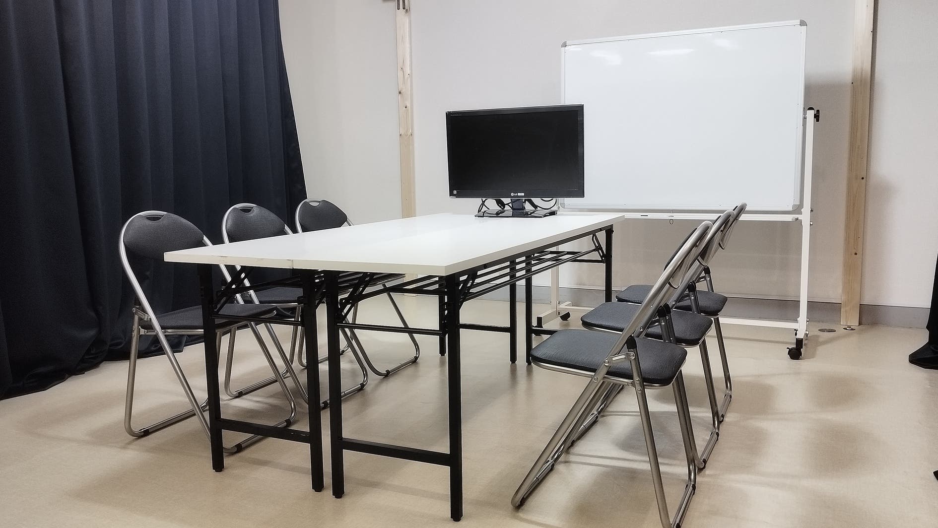 新高円寺駅徒歩2分｜会議・面接・打合せに最適｜Wi-Fi完備の写真1