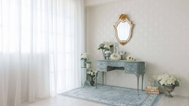 【新宿区】自然光差し込むアンティーク調スタジオ|季節限定🪻あじさい装飾|駅徒歩4分|広告・アパレル・作品撮り・コスプレ📸の写真2