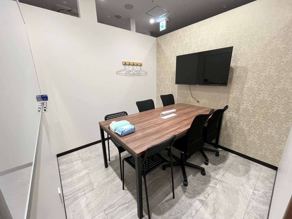 【RoomA】6名個室(天井空きあり)▼通話/動画イヤホン必須の写真1