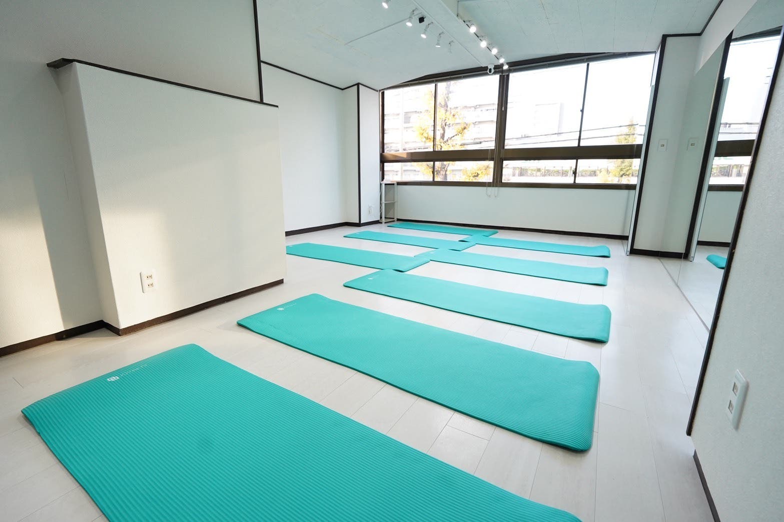 【黒川駅徒歩2分🚶】｜40㎡広々空間・ダンス・ヨガに最適・定期利用歓迎✨｜大型ミラーと高速Wi-Fi✨｜地域最安値‼の写真5