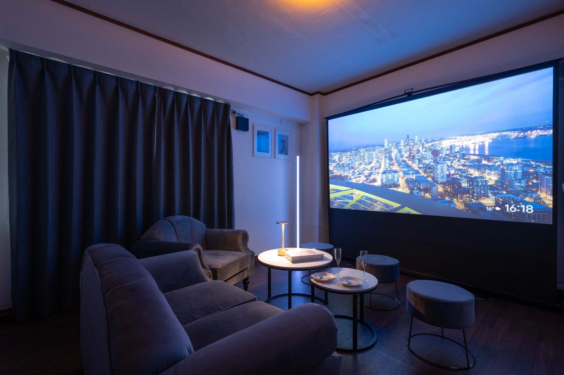 貸切シアター🎬八王子駅徒歩8分｜大画面🍿推し活・誕生日・女子会OK｜完全個室の写真1