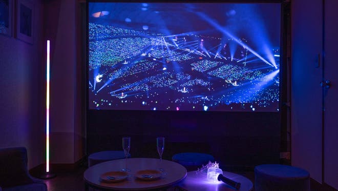 貸切シアター🎬八王子駅徒歩8分|大画面🍿推し活・誕生日・女子会OK|完全個室の写真2