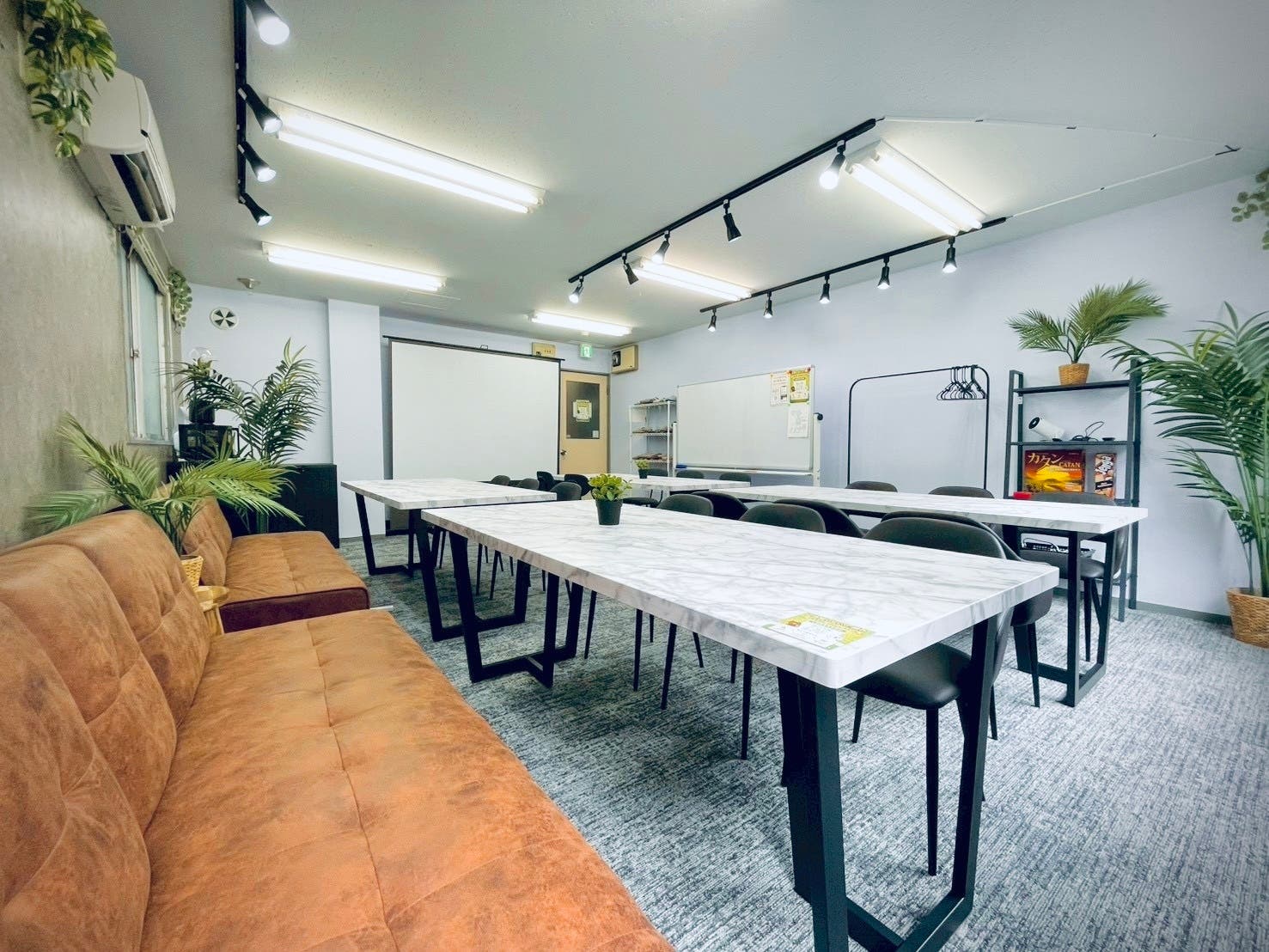 NEW【八丁堀駅2分！宝町駅3分！】最大24名着席/無料Wifi/会議・撮影・女子会・ボドゲ・パーティ・商談等！飲食🍺🍷可！の写真14