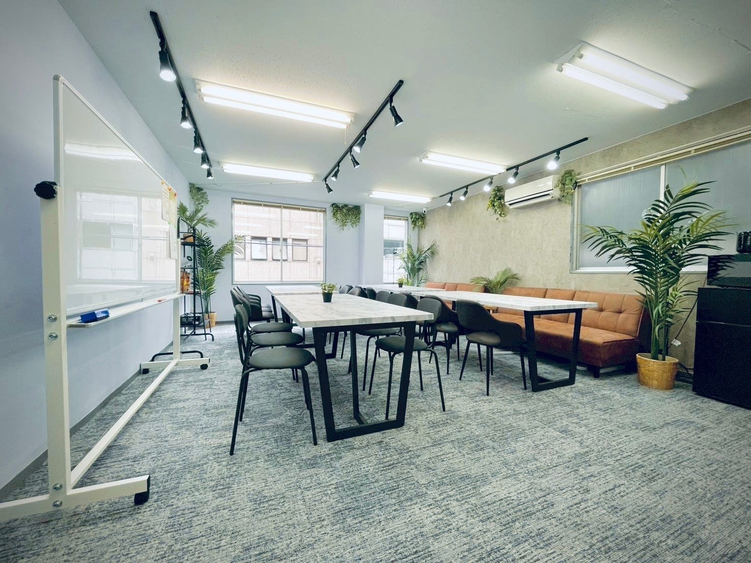 NEW【八丁堀駅2分！宝町駅3分！】最大24名着席/無料Wifi/会議・撮影・女子会・ボドゲ・パーティ・商談等！飲食🍺🍷可！の写真15