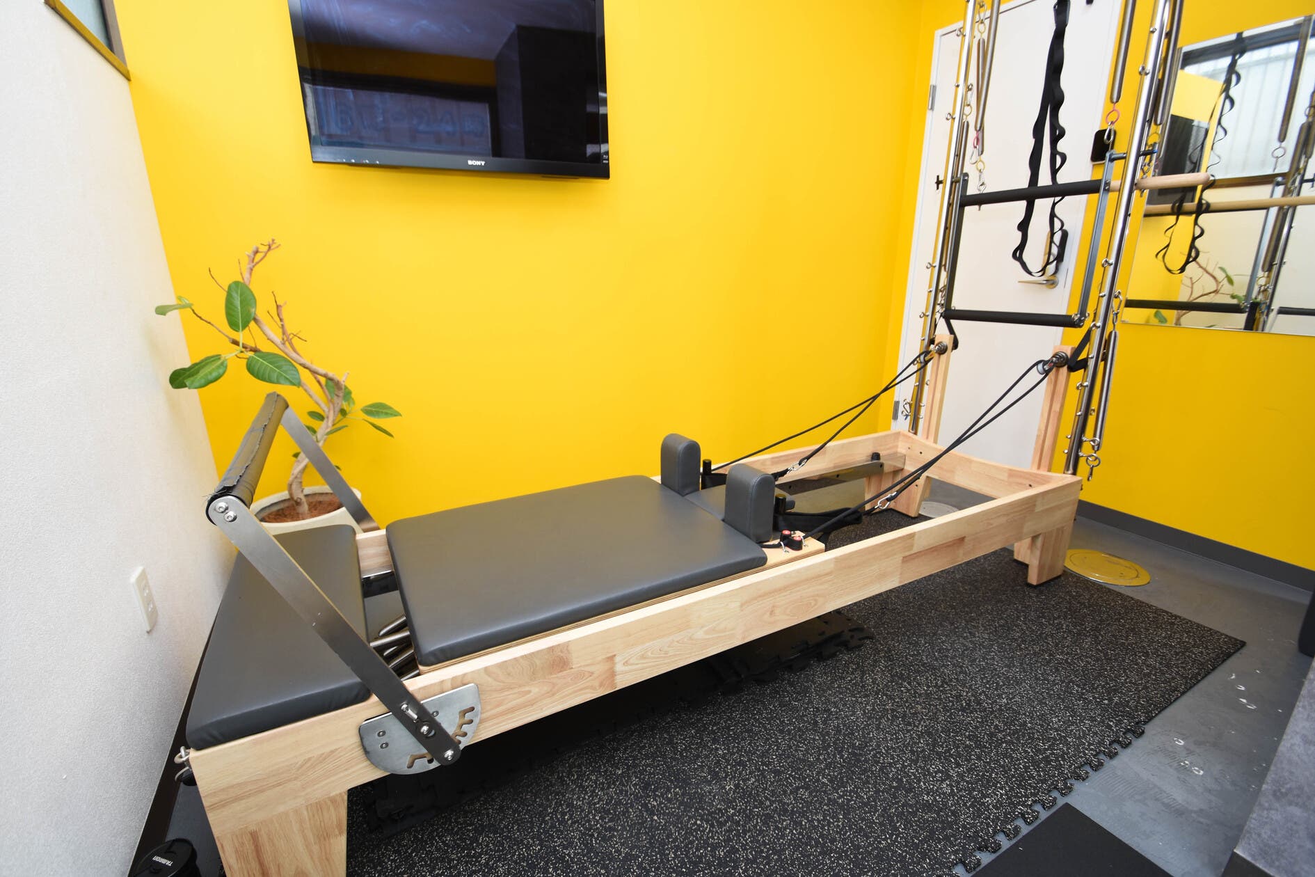 ピラティスインストラクター必見！辻堂駅西口徒歩9分・韓国製マシンピラティス完備・無料駐車場完備の写真2