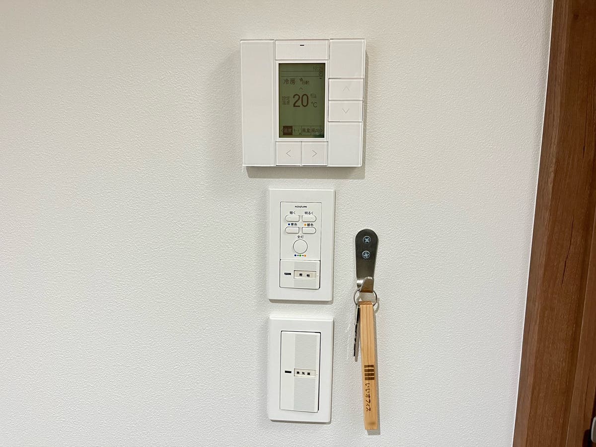 【下北沢駅から徒歩1分】モニター・フリードリンク付き1名個室（ブース4）の写真4