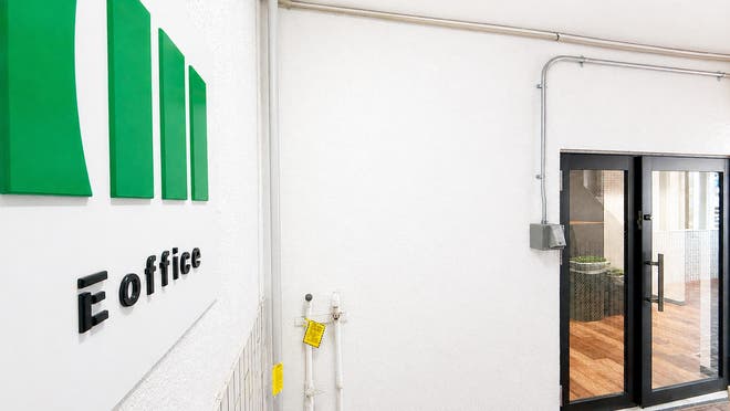 【下北沢駅から徒歩1分】モニター・フリードリンク付き1名個室(ブース4)の写真9