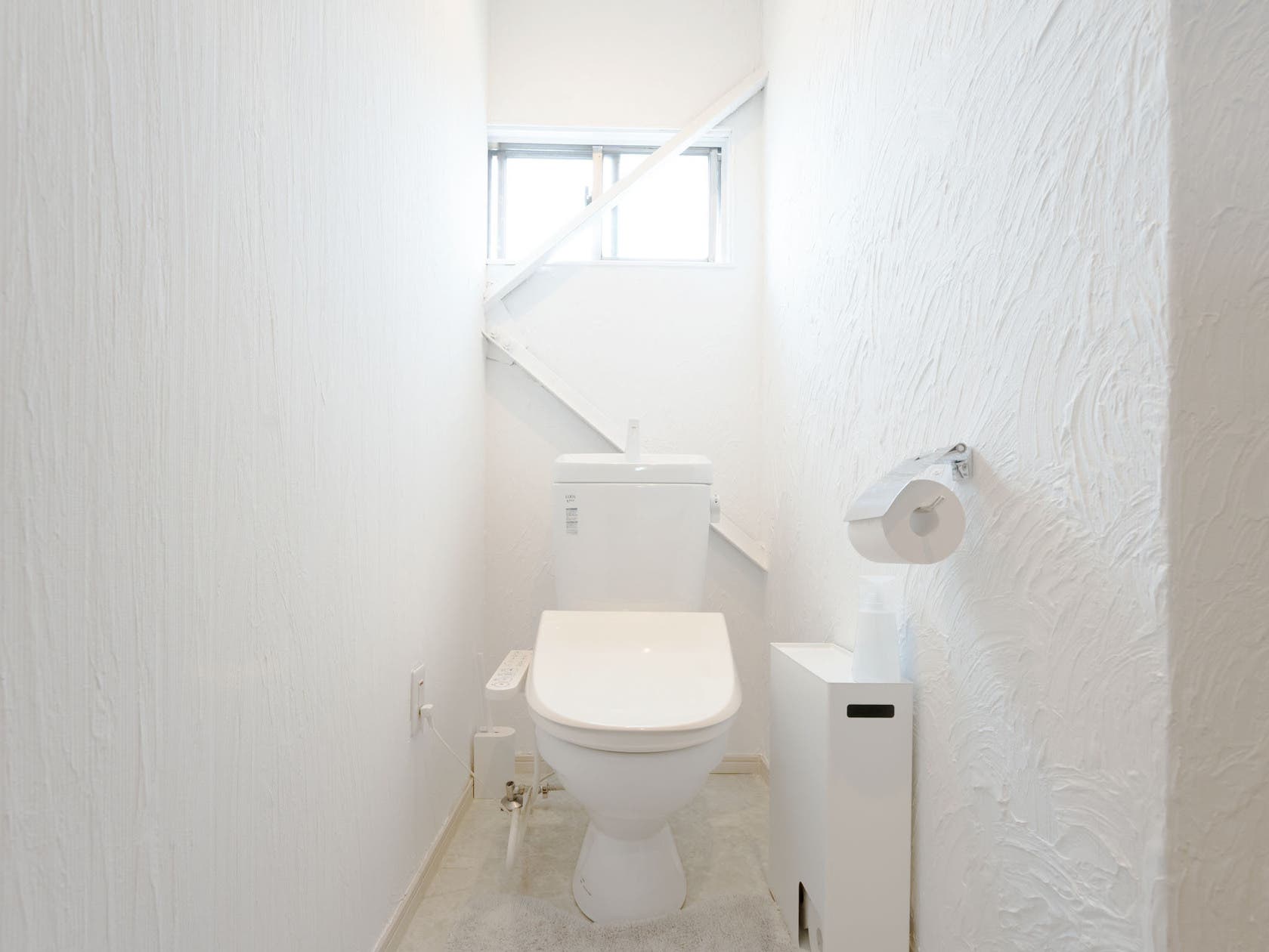 撮影機材無料・自然光・コンクリ床・白壁・アーチ・埋込本棚【 アパレル｜撮影｜POP UP 】メイクルーム完備・大須観音7分の写真30