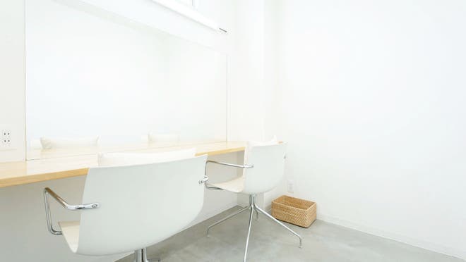 撮影機材無料・自然光・コンクリ床・白壁・アーチ・埋込本棚【 アパレル|撮影|POP UP 】メイクルーム完備・大須観音7分の写真17