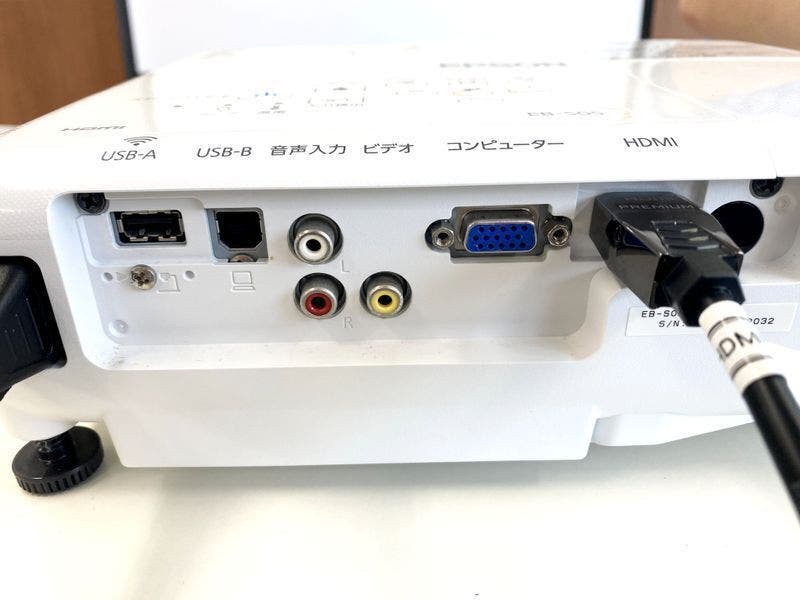 【新栄徒歩5分定員24名】窓の大きな開放感のあるスペース✨ WiFI、プロジェクター、ホワイドボード無料の写真10