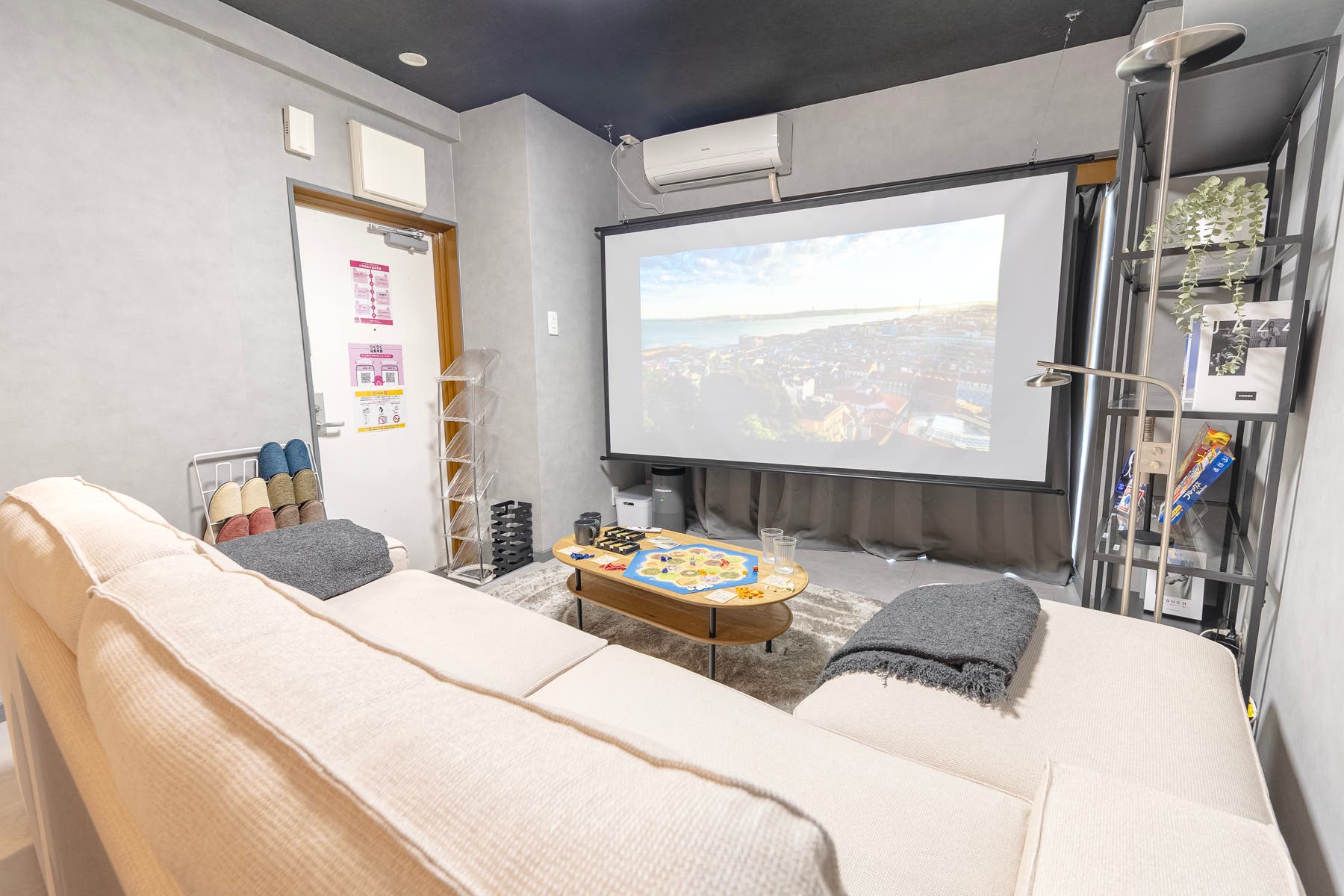 スペモ🏠駅徒歩2分🚶歓送迎会🎊おうちカラオケ🎤パーティー🥂プロジェクター🎥映画鑑賞🎬859_LIVING新宿の写真11