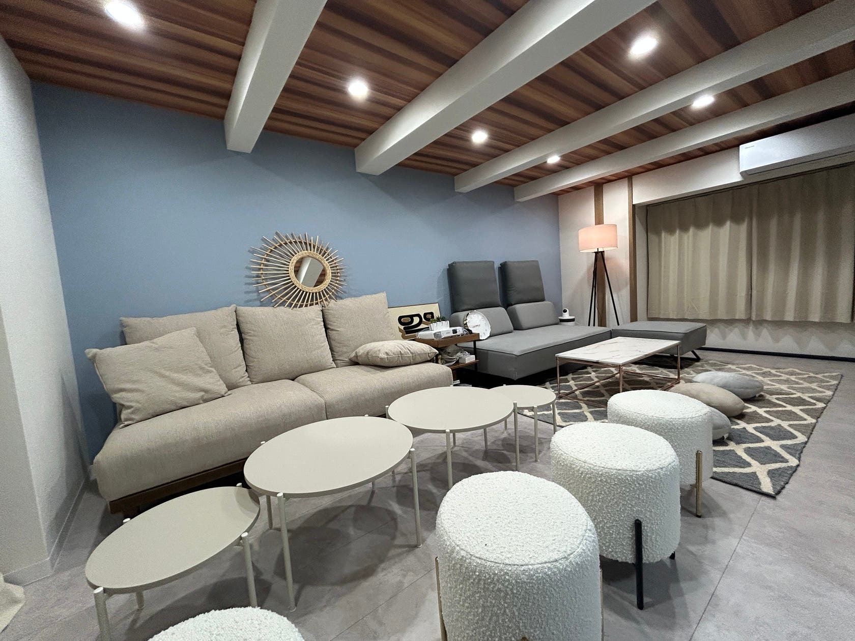 コティ京都駅前ラウンジ｜Koti Kyoto Lounge【京都駅徒歩２分】会議もくつろぎも叶う上質一棟貸しラウンジの写真1