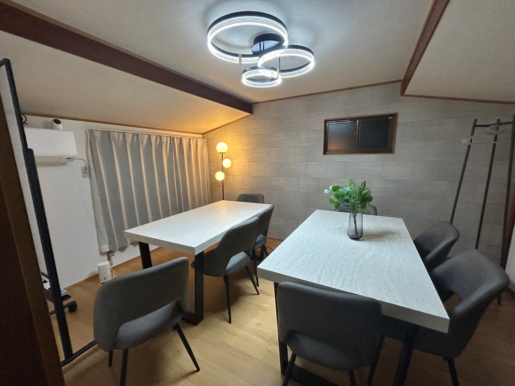 コティ京都駅前ラウンジ｜Koti Kyoto Lounge【京都駅徒歩２分】会議もくつろぎも叶う上質一棟貸しラウンジの写真3