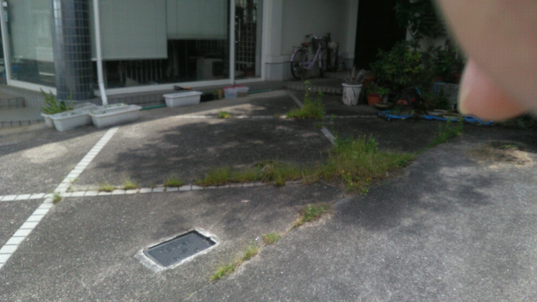 古いブティックの駐車場の写真7