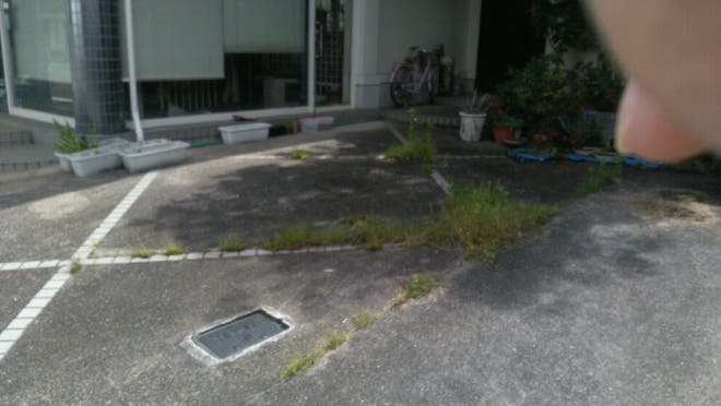 古いブティックの駐車場の写真7