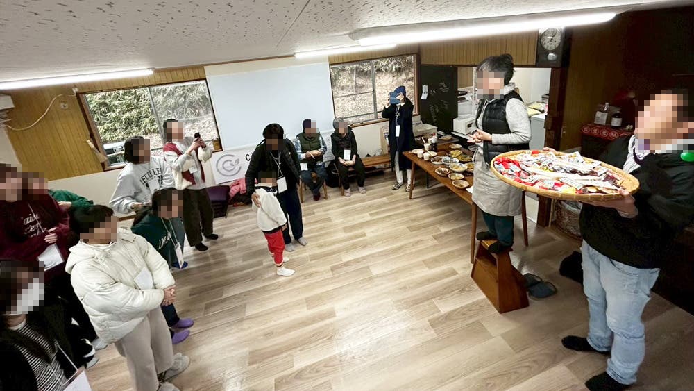 自然素材に包まれた静かな開放空間｜ワークショップ・少人数合宿に｜キッチン利用OKの写真2