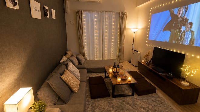 貸切映画館🍿【難波駅6分】大画面プロジェクター🍹誕生日🎁二人っきりデート❤️ごろごろ🛋️ボドゲ🎲プラネタリウム💫女子会の写真1
