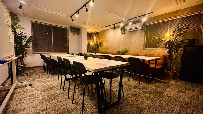 NEW【八丁堀駅2分!宝町駅3分!】最大24名着席/無料Wifi/会議・撮影・女子会・ボドゲ・パーティ・商談等!飲食🍺🍷可!の写真2