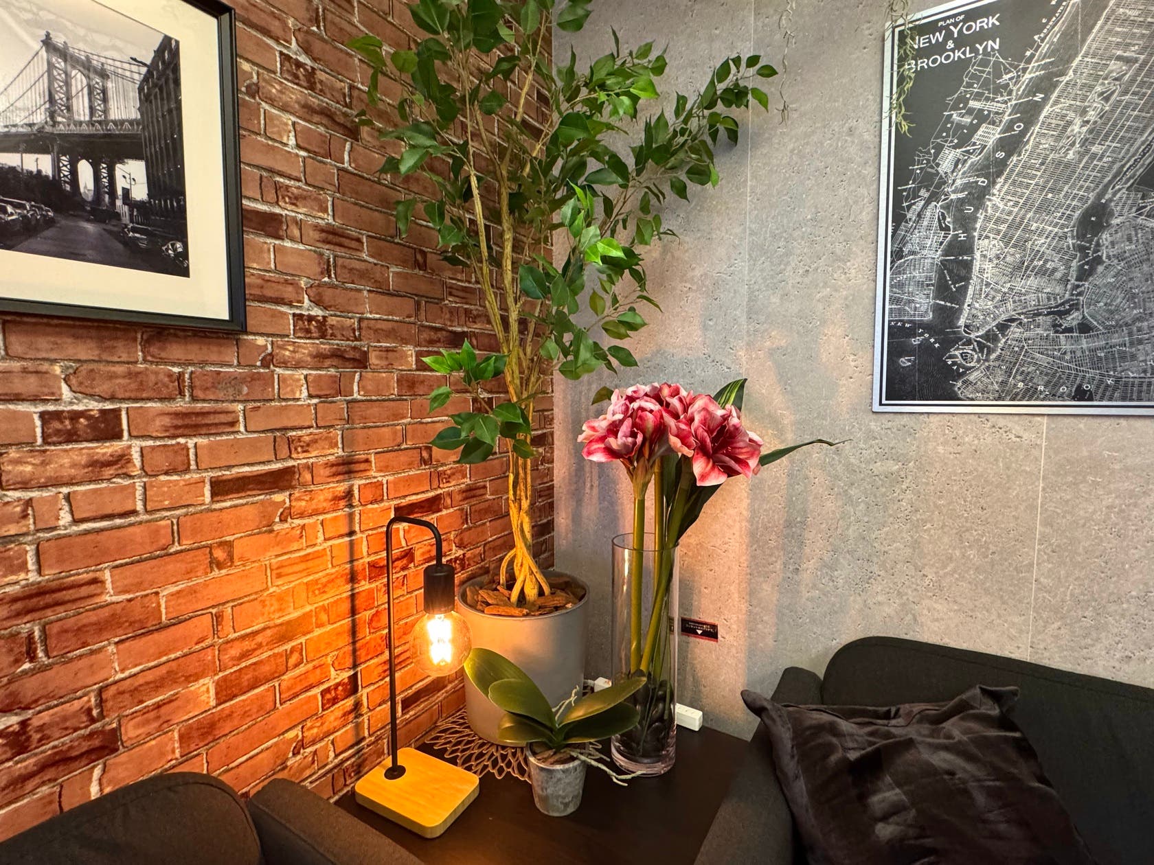 🌿グリーン溢れるブルックリン空間🍃神田駅5分✨75型TV📺14名着席ソファ🛋️電気ピザ窯🍕パーティー 🎉女子会🥂の写真7