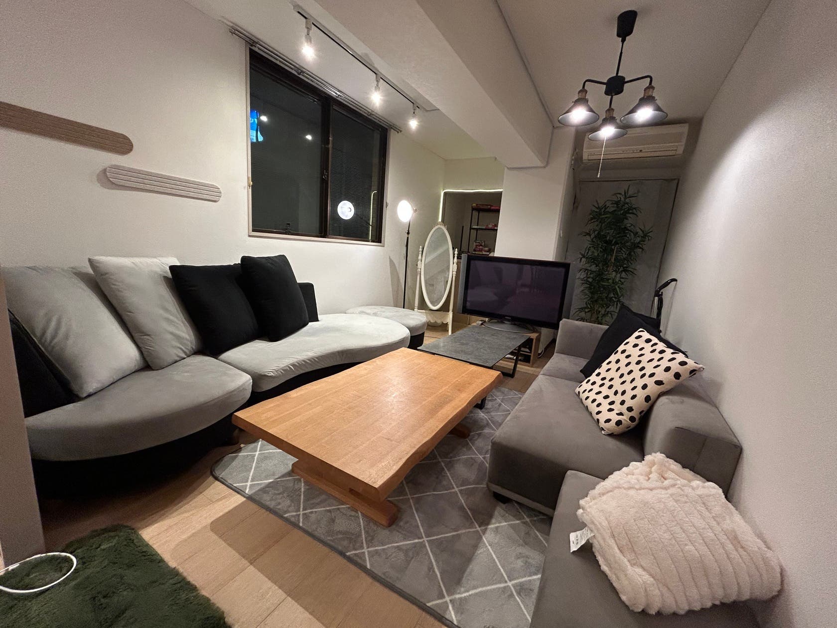 ✨セール✨桜木町3分🚶デート💕ママ会👫女子会❤️誕生日会🎂推し会🌹ゴミオプション🗑️✨120インチプロジェクターの写真1