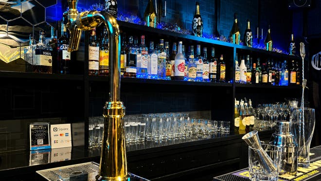 BAR完全貸切/セルフ飲み放題880円/カラオケ・ダーツ無料/結婚式2次会/誕生日会/Bar TK 心斎橋の写真8