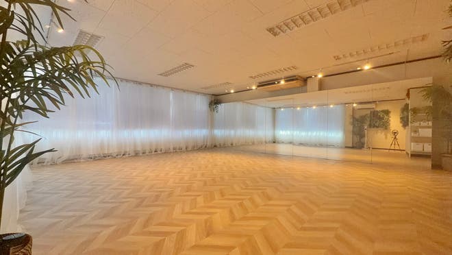 【関内駅3分】広々40㎡超/大型鏡計6m超/調光調色/綺麗なスタジオでダンス・ポージング・ヨガ・演劇・撮影等におすすめ☆の写真5