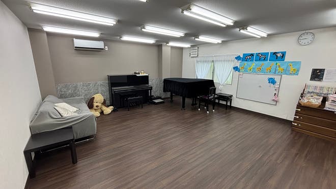 大府駅西口から徒歩8分!ピアノ2台完備の広々20畳♪全身ミラーあり!ダンス・撮影・多目的スペースの写真2