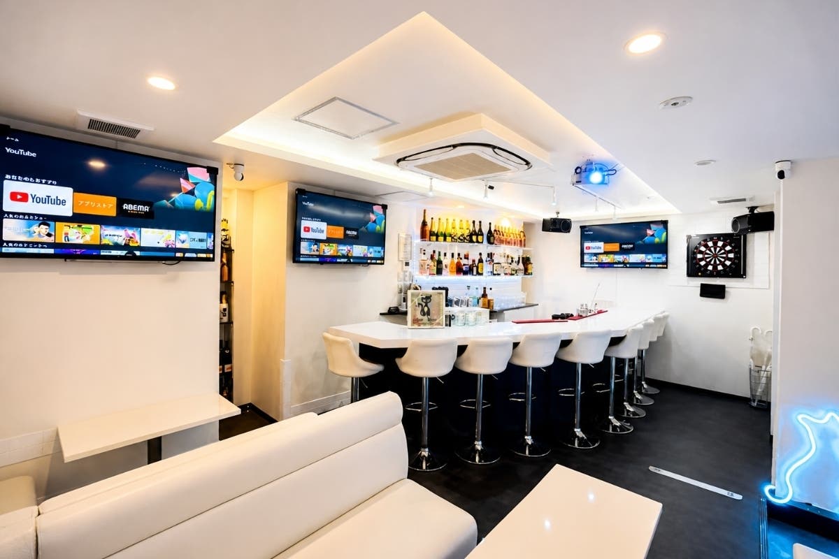 BAR完全貸切/セルフ飲み放題880円/カラオケ・ダーツ無料/心斎橋駅近/結婚式２次会/Bar Near 心斎橋の写真2