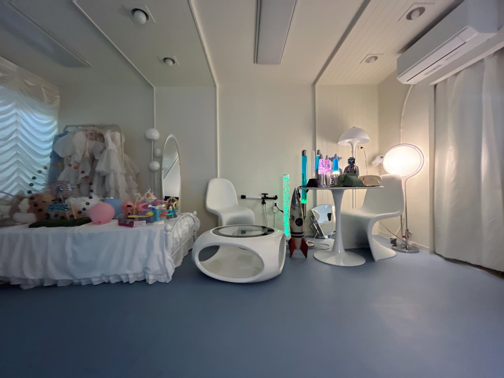 平成/SF/ブラウン管/遊園地/スペースエイジ/白壁/商店街/コスプレ/MV/前撮り/かわいい/ペット可/商店街/蒲田駅徒歩2分の写真25