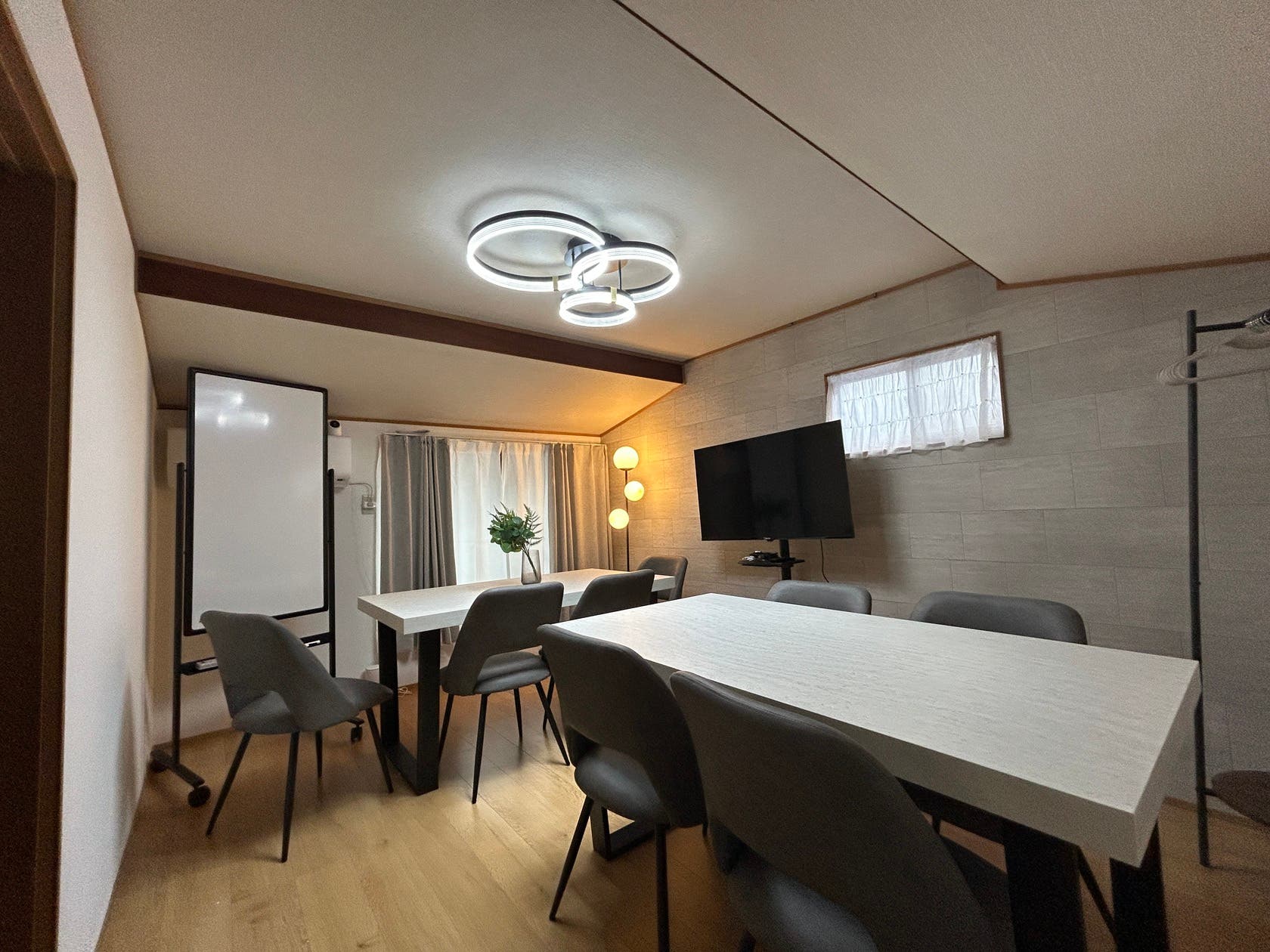 コティ京都駅前ラウンジ｜Koti Kyoto Lounge【京都駅徒歩２分】会議もくつろぎも叶う上質一棟貸しラウンジの写真7