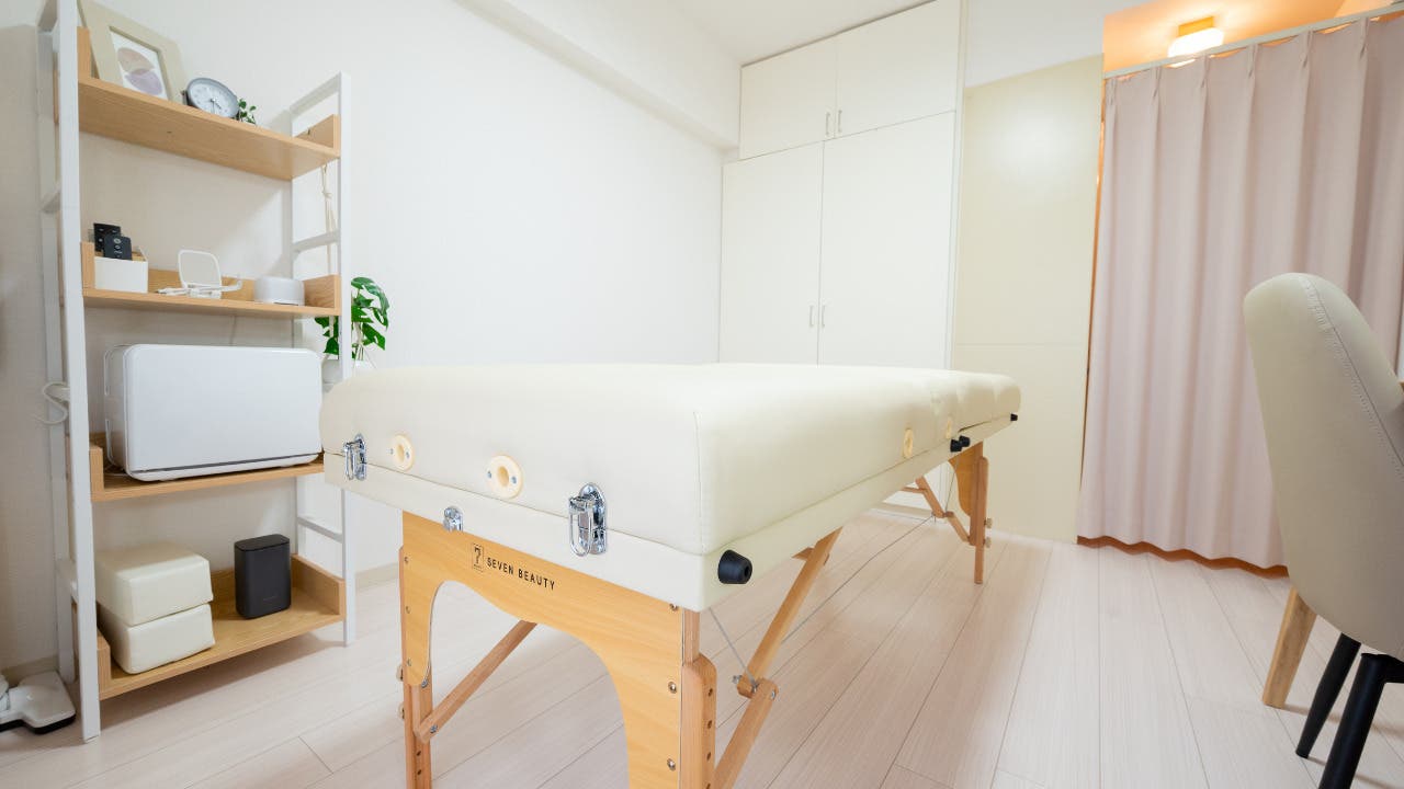 【✨OPEN記念15%OFF✨】三鷹駅3分｜施術がしやすい完全個室サロン🌿無料備品30種類以上の写真3