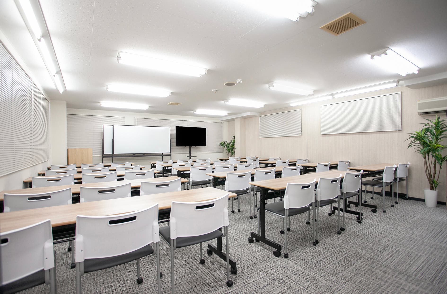 オープン記念価格🎏5月NEWOPEN🎏茅場町駅2分/最大40名/ビジネス/ボドゲ/セミナー/施術ベット8台の写真1