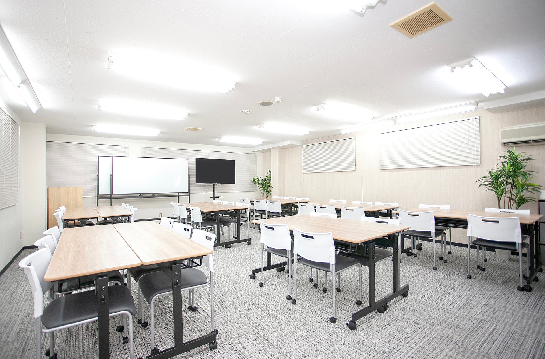 オープン記念価格🎏5月NEWOPEN🎏茅場町駅2分/最大40名/ビジネス/ボドゲ/セミナー/施術ベット8台の写真5