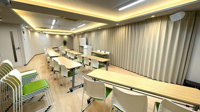 【Bst】飯田橋徒歩4分 最大44名!大スクリーン2台、防音、調光、備品0円、イベント、会議、セミナー、研修、講演、パーティーの写真1
