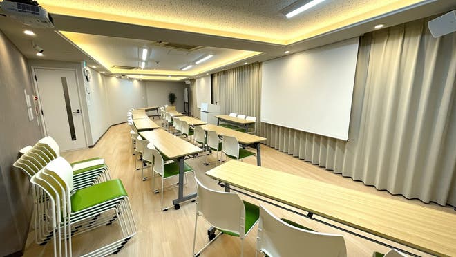 【Bst】飯田橋徒歩4分 最大44名!大スクリーン2台、防音、調光、備品0円、イベント、会議、セミナー、研修、講演、パーティーの写真2