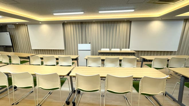【Bst】飯田橋徒歩4分 最大44名!大スクリーン2台、防音、調光、備品0円、イベント、会議、セミナー、研修、講演、パーティーの写真5