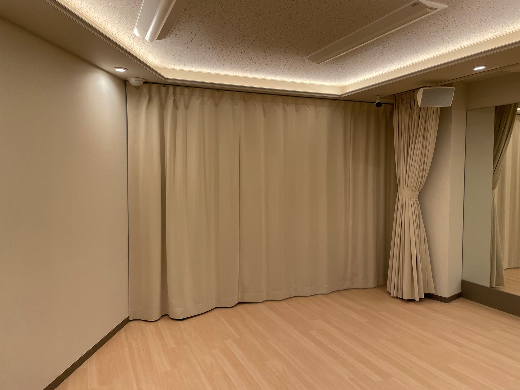 【Bst】飯田橋徒歩4分 最大44名！大スクリーン2台、防音、調光、備品0円、イベント、会議、セミナー、研修、講演、パーティーの写真21