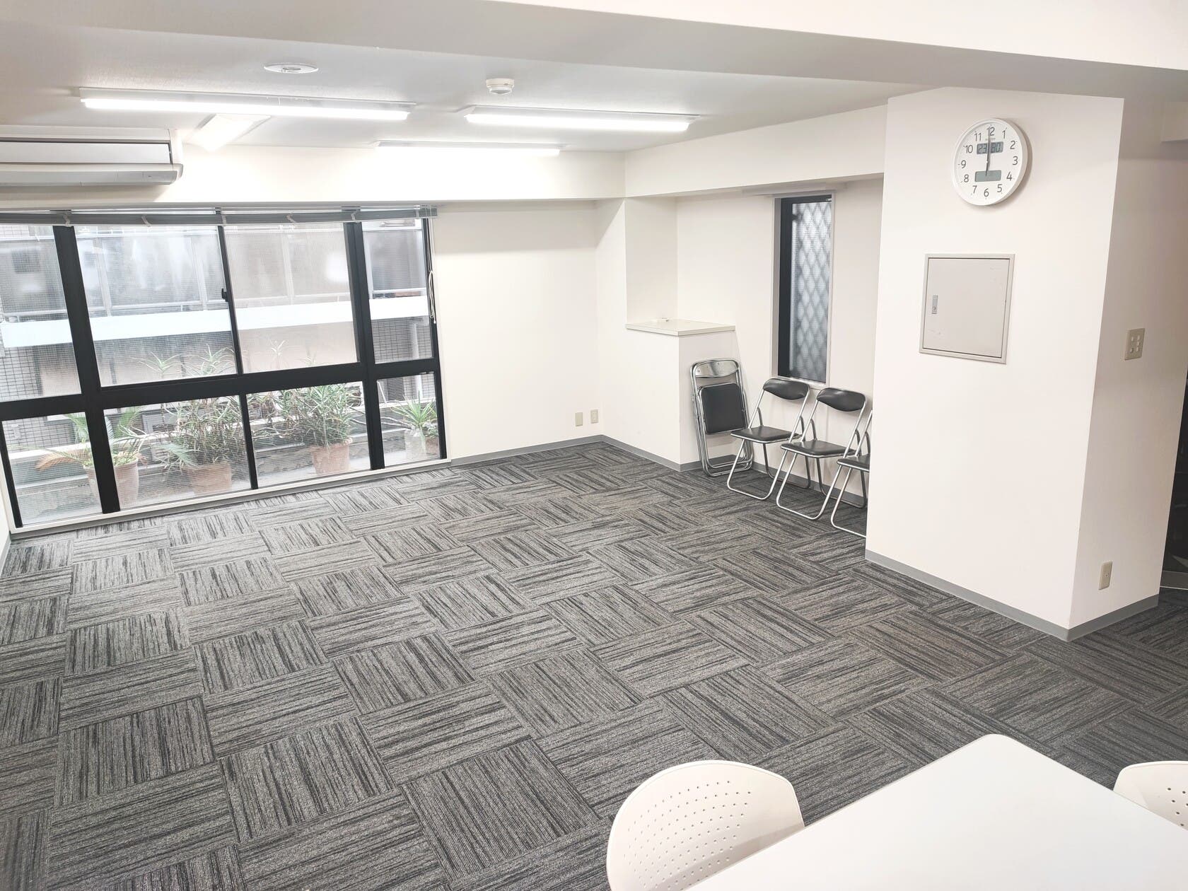 【大井町駅徒歩3分】完全個室広々８０㎡ 貸会議室特★4ｋ４３インチディスプレイ・WIFI・ホワイトボード無料完備★の写真5